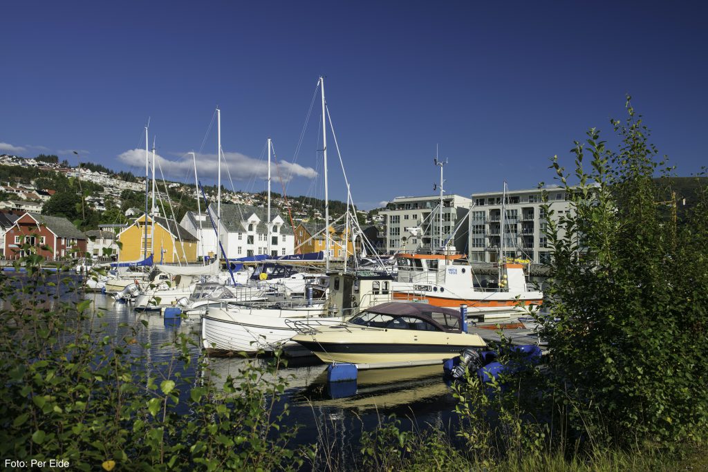 Ulsteinvik – Visit Ulstein – Ute i havgapet, blant knausar og strand