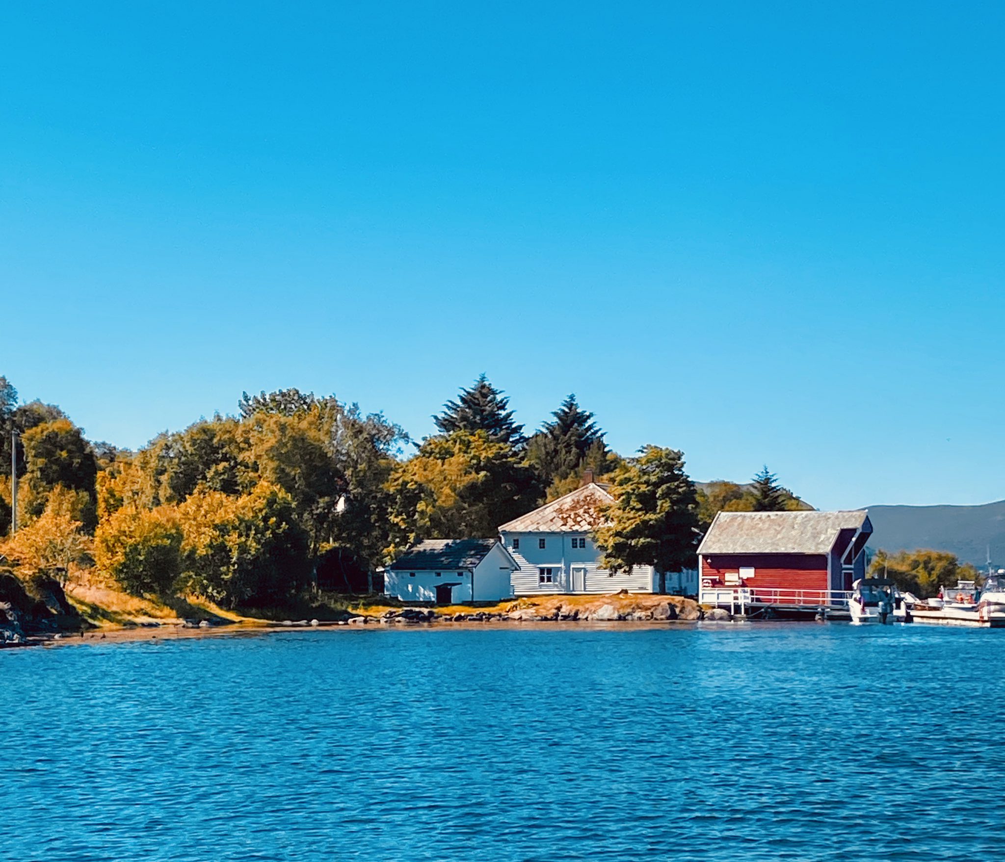 Borgarøya ligg idyllisk til i skjergarden ved Ulsteinvik – Visit Ulstein