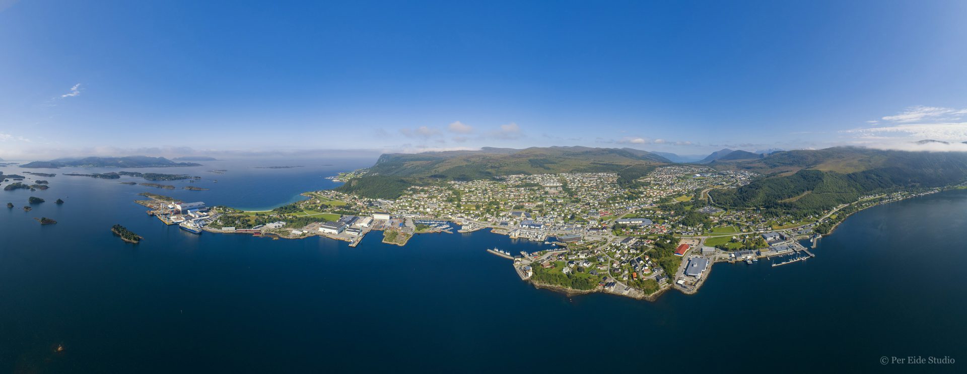 Ulsteinvik – Visit Ulstein – Ute i havgapet, blant knausar og strand